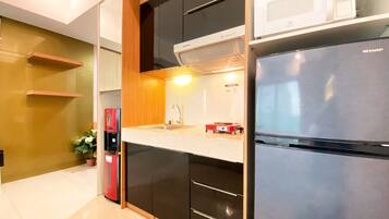 Estúdio | Cozinha privada | Geladeira, cooktop, talheres/pratos/utensílios de cozinha