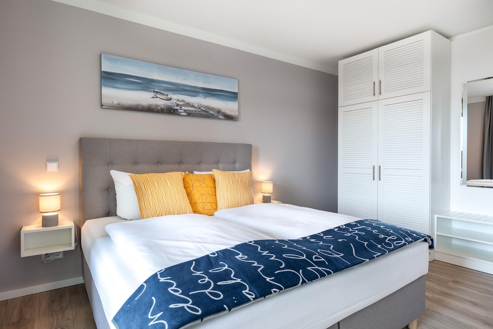 Sonniges Apartment Mit Loggia In Ostseenähe Mit Spa Und Dachterrasse Im Haus - Lübeck