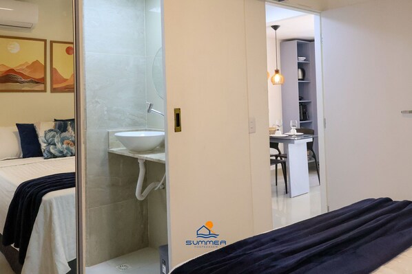 Apartamento design | Ferros/tábuas de passar roupa, Wi-Fi de cortesia, roupa de cama