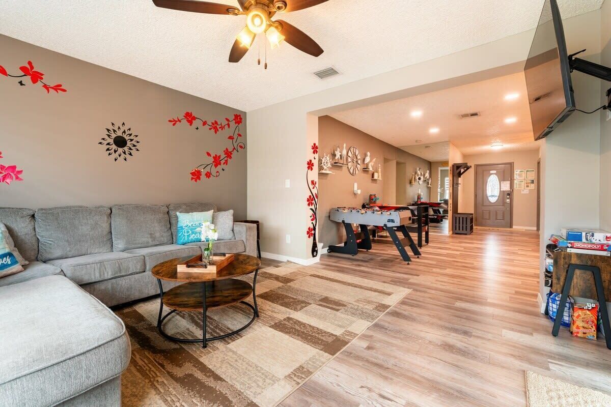 Heated Pool & Spa * Clean & Cozy * Near Beaches - Palm Harbor, FL