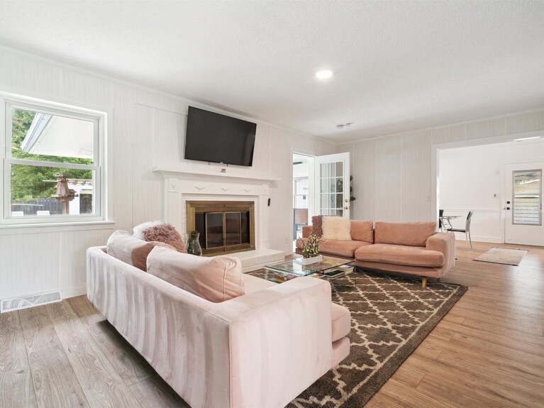 New! Minutes To Downtown - Private Half-acre Ranch Retreat - University City Boulevard – Charlotte
