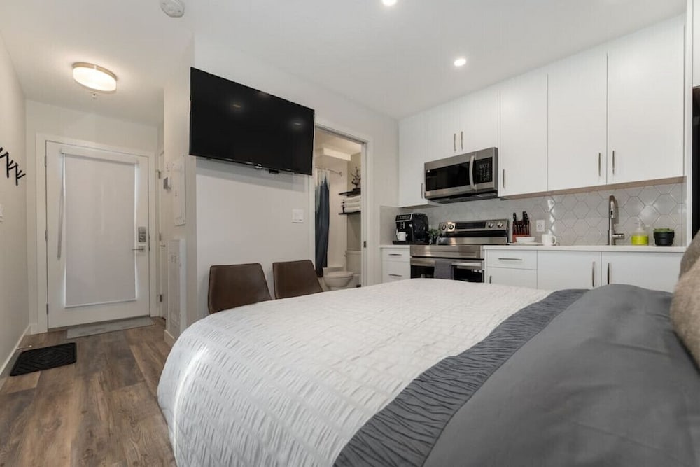 Sky Breeze - Micro Studio - Pool Hot Tub Parking - Canmore