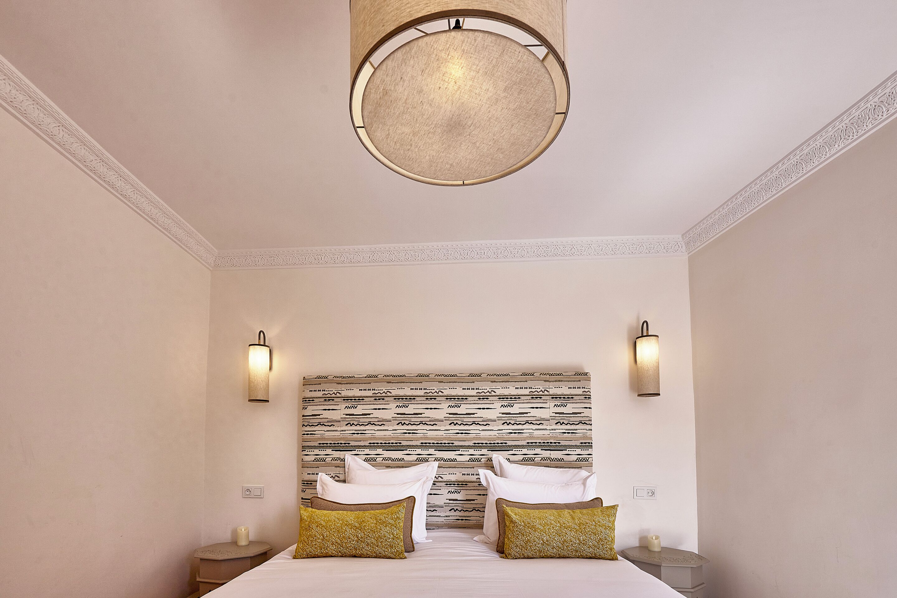 Quarto luxo, 1 cama Queen | Wi-Fi de cortesia, roupa de cama