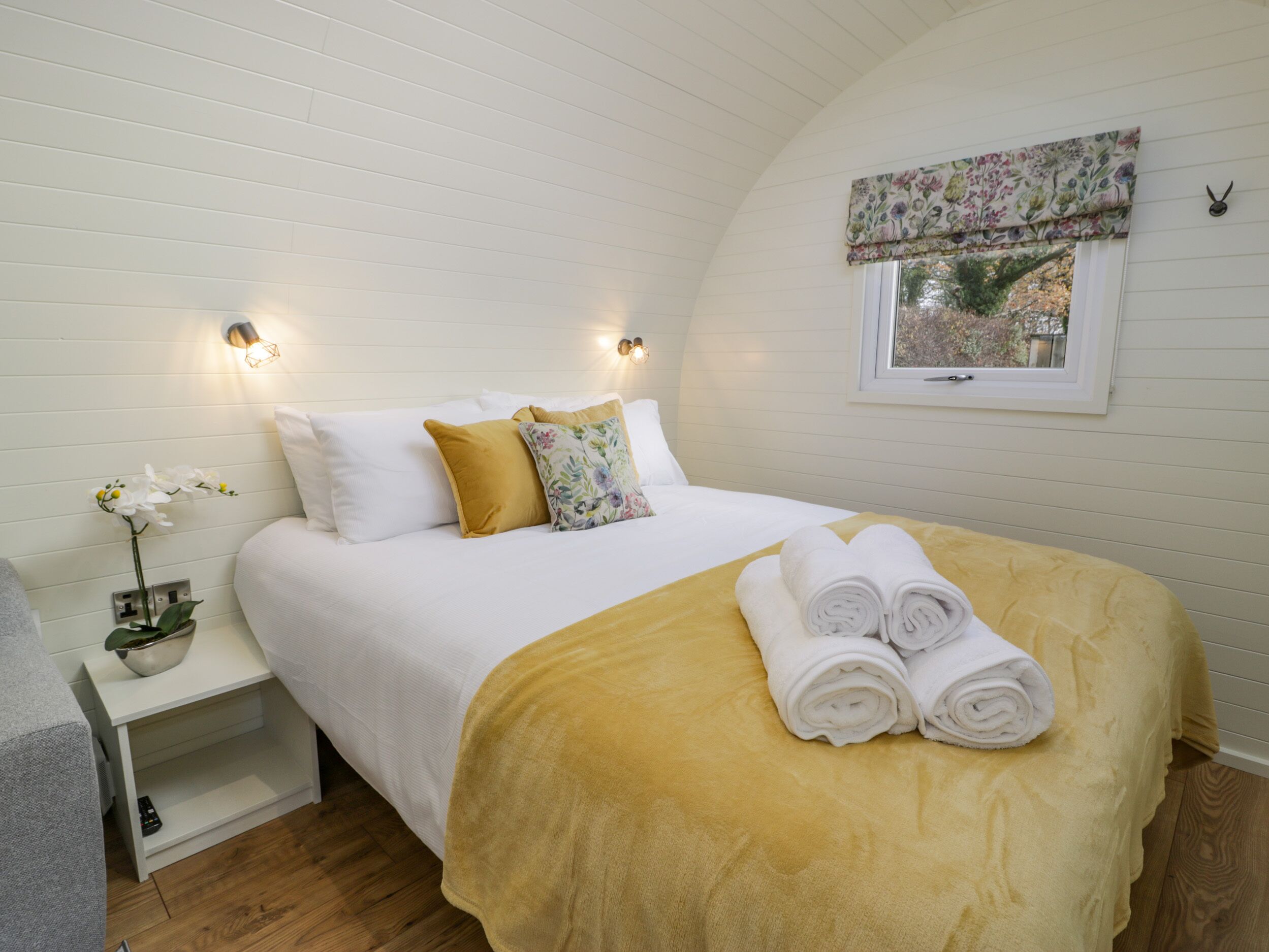 Y Dderwen, Romantic, With Hot Tub In Ruthin - Ruthin