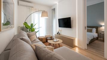 Apartamento Superior | Sala de estar | Smart TV de 43 polegadas com canais digitais, televisor