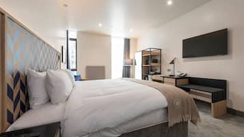 Accessible Room, 1 Super King Bed, Sofa Bed | Roupa de alta qualidade, camas de colchão pillowtop, cofre no quarto