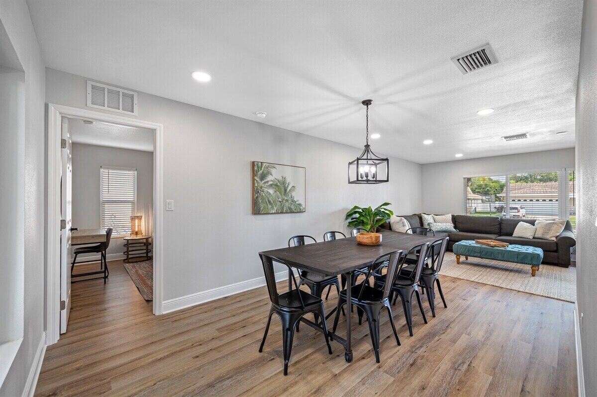 Paradise Palms: Spacious 3-bedroom, Pet Friendly, Game Room And Fenced Yard - Palm Harbor, FL