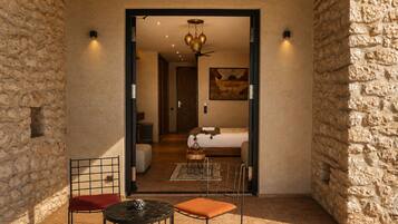 Suite Júnior, vista para o jardim | Terraço/pátio interior