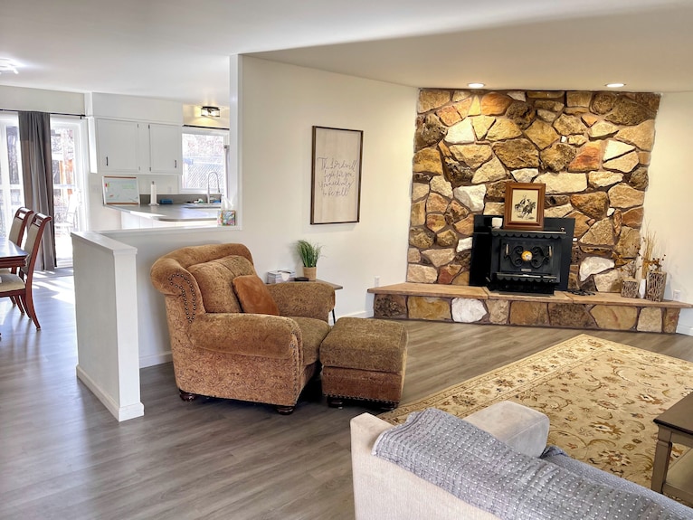 Spacious 5 Bed / 3 Bath Home With Backyard - Billings, MT