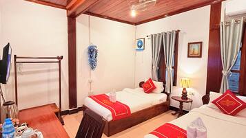 Quarto Twin Superior | Minibar, com decoração personalizada, secretária