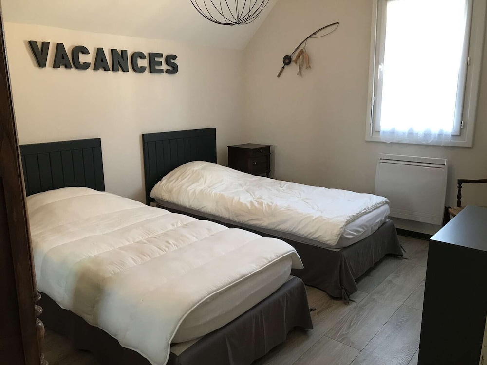 Villa Trégastel, 3 Bedrooms, 6 Persons - Trégastel