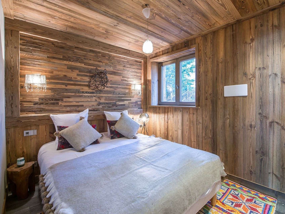 Central Apartment Near Ski Lifts with Parking and Balcony - Courchevel ...