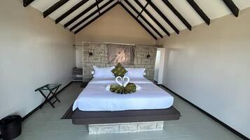 Quarto Executivo | Com decoração personalizada, com mobília individualizada, secretária