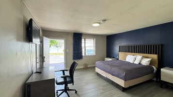 Quarto, 1 cama king-size, fumadores | Wi-fi grátis, roupa de cama fornecida 