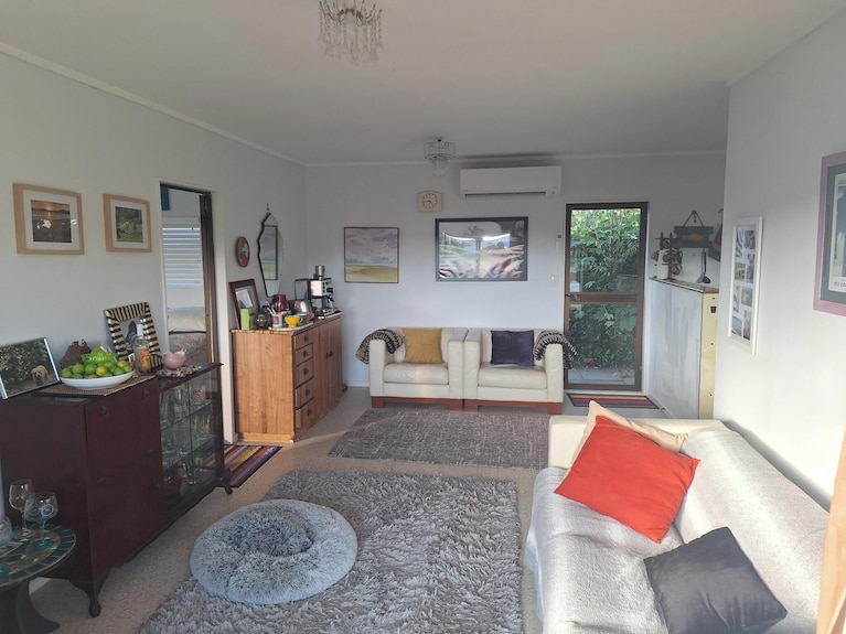 Classic Kiwi Bach Minutes Walk From Buffalo Beach - 菲蒂昂格