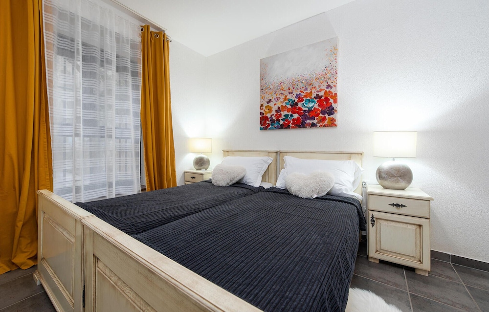 Lovely Apartment In Zadar With Wifi - Zadar
