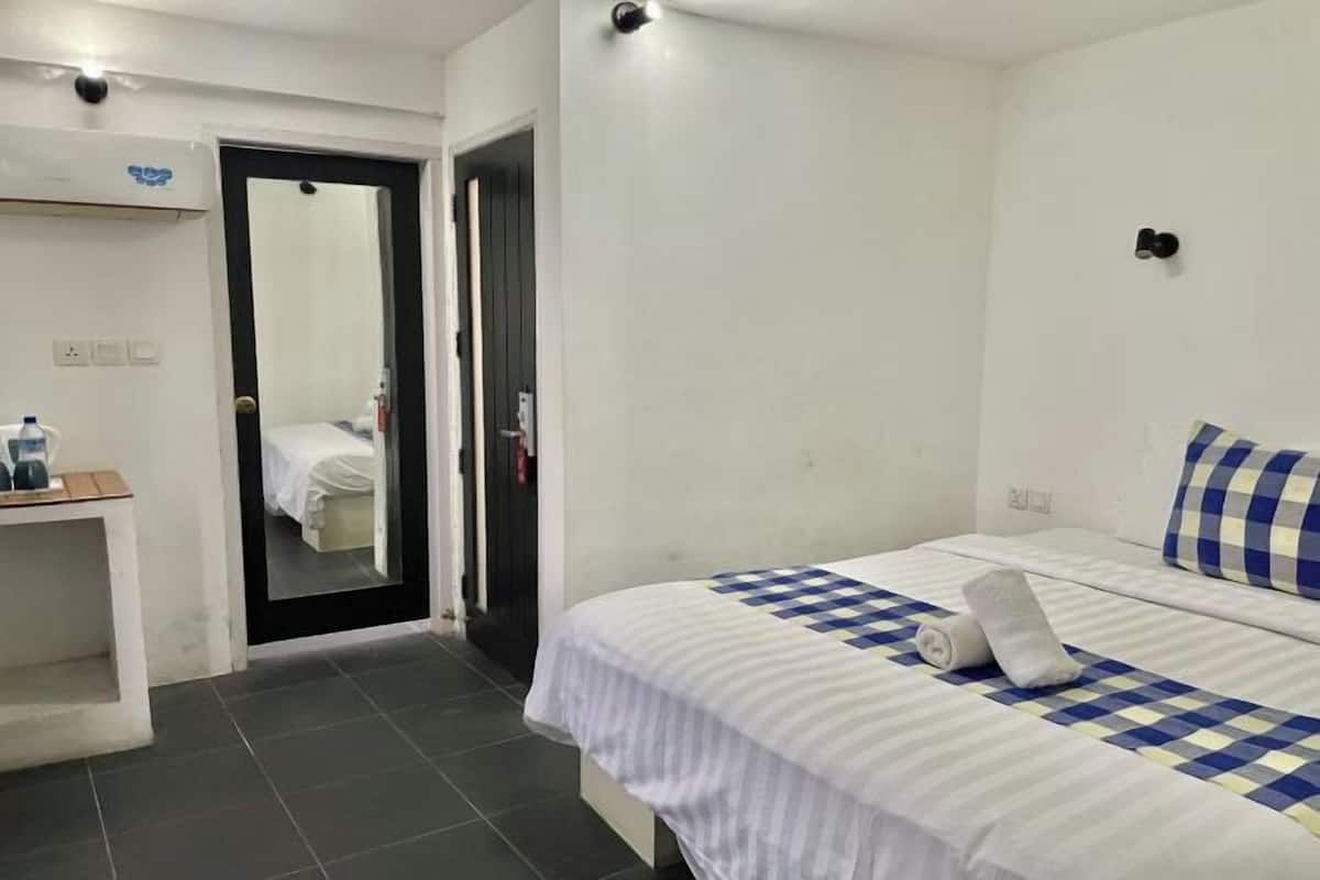 1 quarto, escrivaninha, Wi-Fi de cortesia, roupa de cama