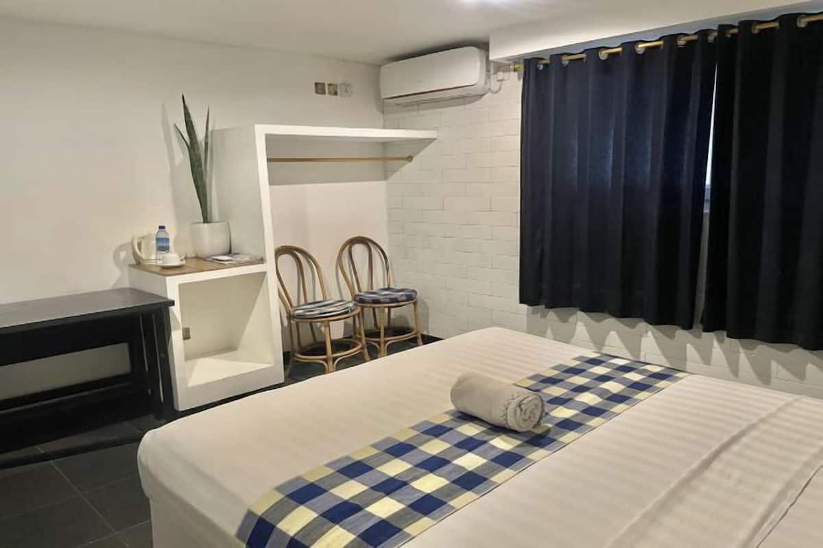 1 quarto, escrivaninha, Wi-Fi de cortesia, roupa de cama