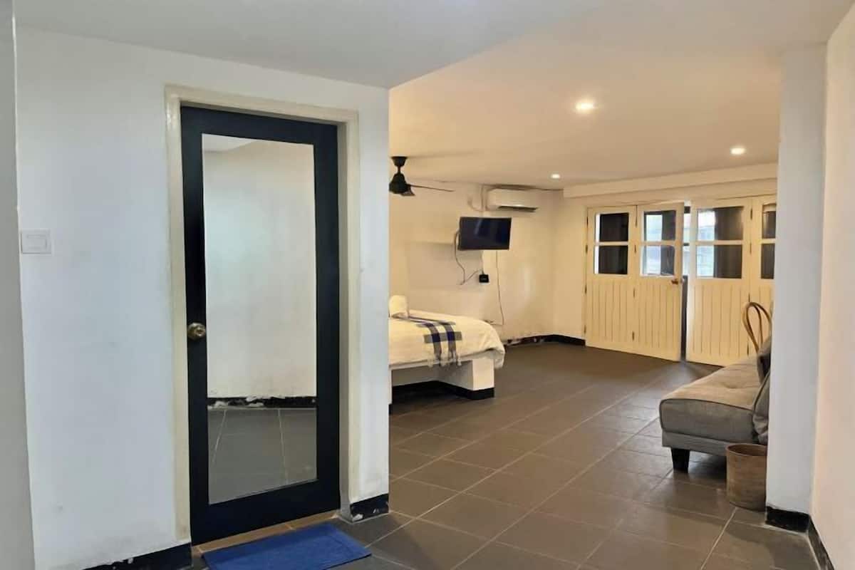 1 quarto, escrivaninha, Wi-Fi de cortesia, roupa de cama