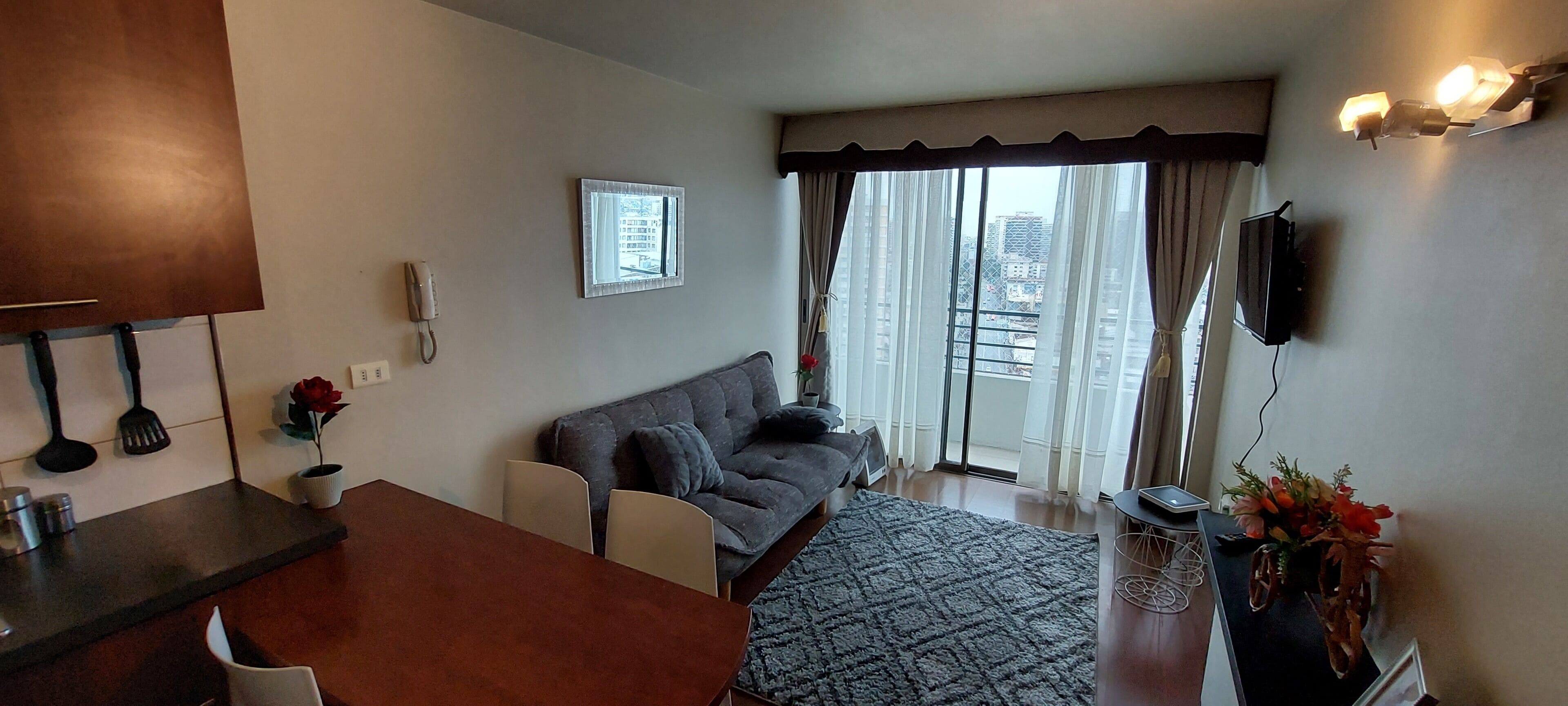 "Live Life To The Fullest In The Heart Of Santiago, Two Bedrooms, Two Baths"! - Independencia