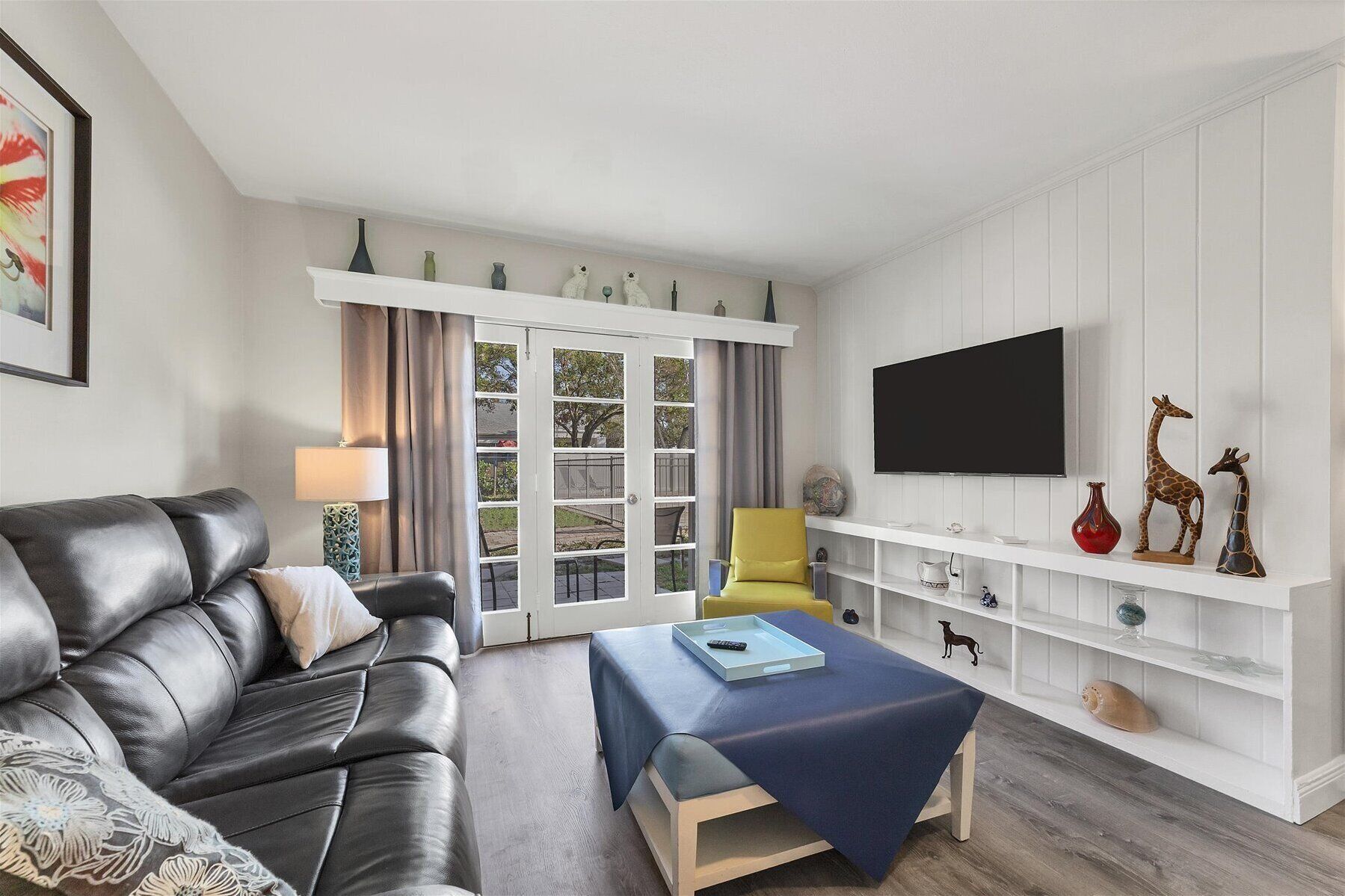 Relax At The Blue Buttercup In Sarasota's Sweet Southside Village! - Sarasota, FL