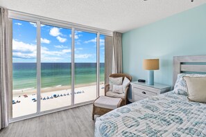 Apartamento em Condomínio Fechado, várias camas, banheira de hidromassagem grande | 2 quartos, Wi-fi 
