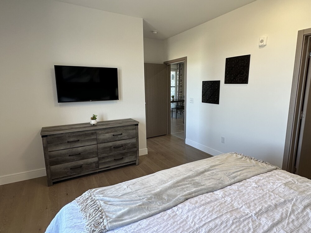 King | Kid & Pet Friendly | W/d | Gym | 300 Wi-fi - Madison