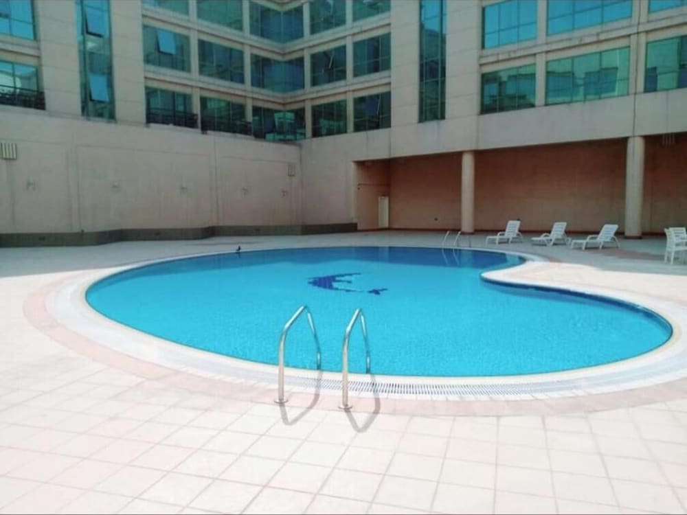 Havana Holiday Homes In Al Garhoud - Sharjah