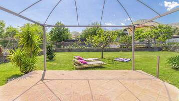 Villa Familiar, vários quartos (Villa With Volcano View) | Terraço/pátio interior
