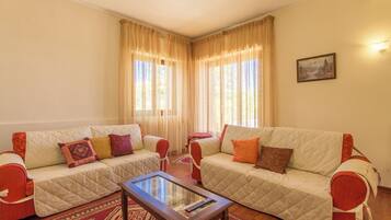 Villa Familiar, vários quartos (Villa With Volcano View) | Sala de estar