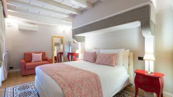 Quarto Clássico | 1 quarto, edredões de penas, camas de colchão pillowtop