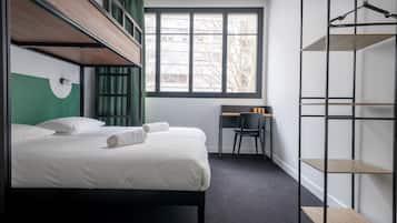Quarto Triplo (3 pers) | Quartos insonorizados, Wi-fi grátis, roupa de cama fornecida