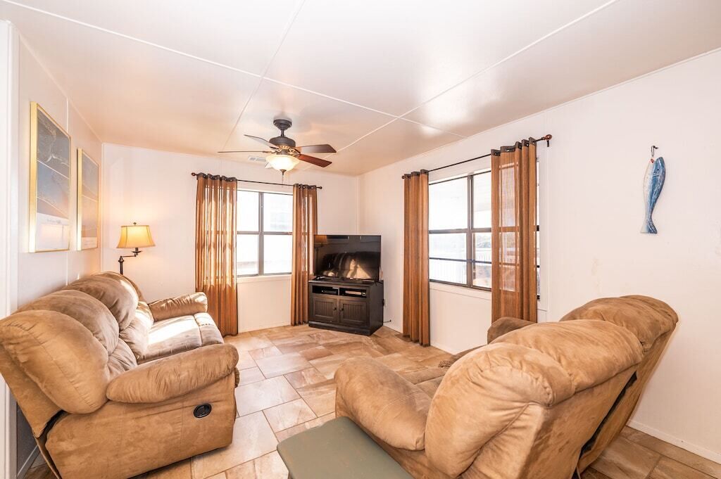 All Decked Out - Spacious Home With Fabulous River Views - Matagorda, TX