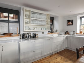 Casa de campo | Cozinha privada | Geladeira, lava-louças, chaleira elétrica, torradeira