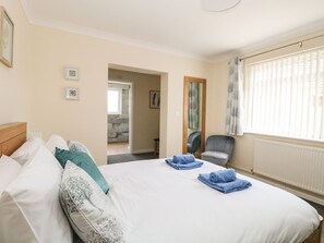 4 quartos, com decoração personalizada, com mobília individualizada 