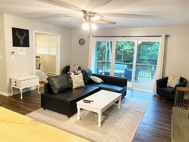 2 Min Walk To 2 Lake Beaches - Pocono Lake