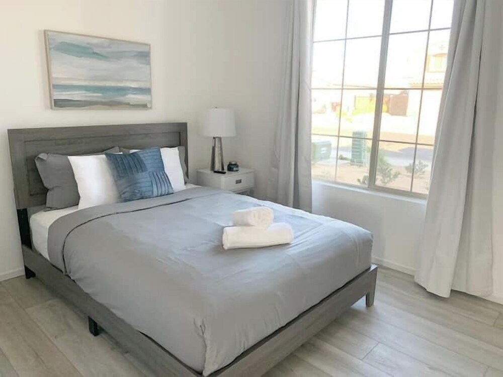 Barcelona Centrally Located Villa - Coachella, CA