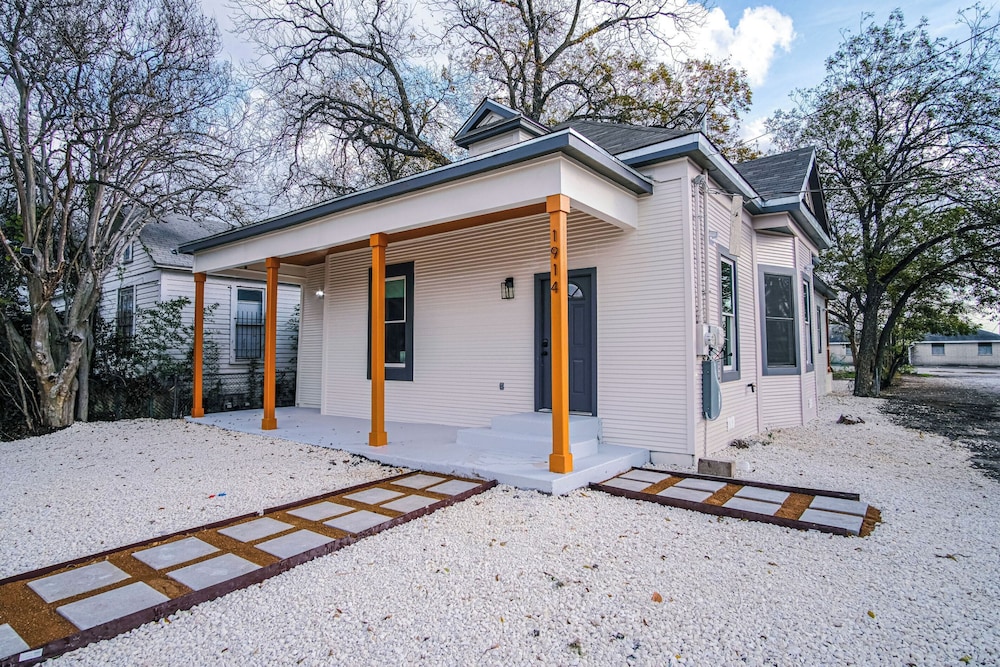 Magnificent 4br Near Famous Riverwalk And Downtown - San Antonio, TX