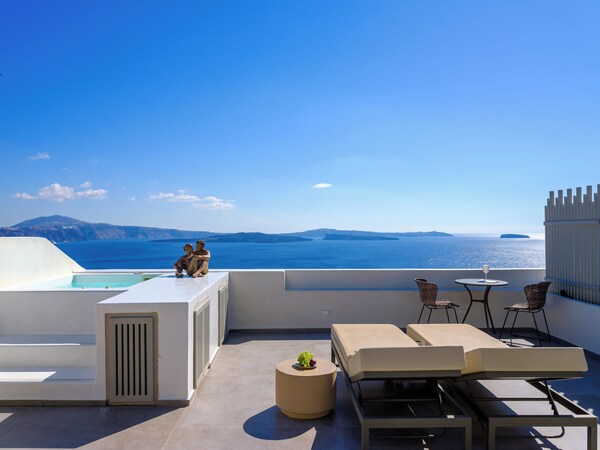 Oia Treasures Art Suites - Oia