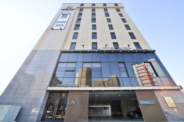 Hotel Pied Suseong - Gyeongsangbuk-do