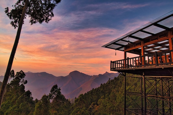 Chandys Drizzle Drops Munnar Top Station - Idukki