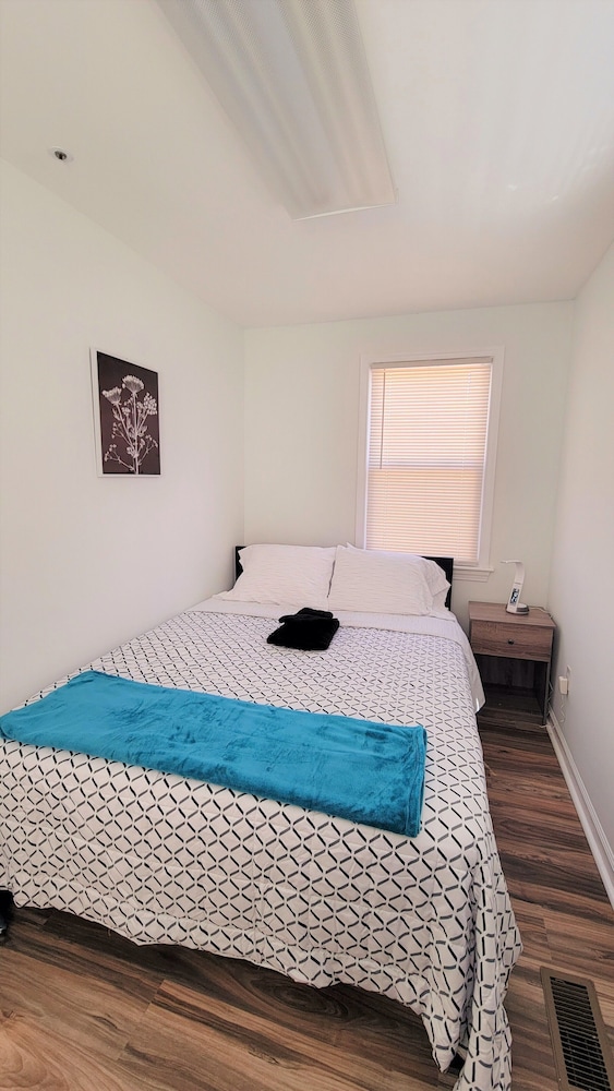 Sunlight Floor Apartment In A House W/private Parking Near Washington Dc - Washington D. C., DC