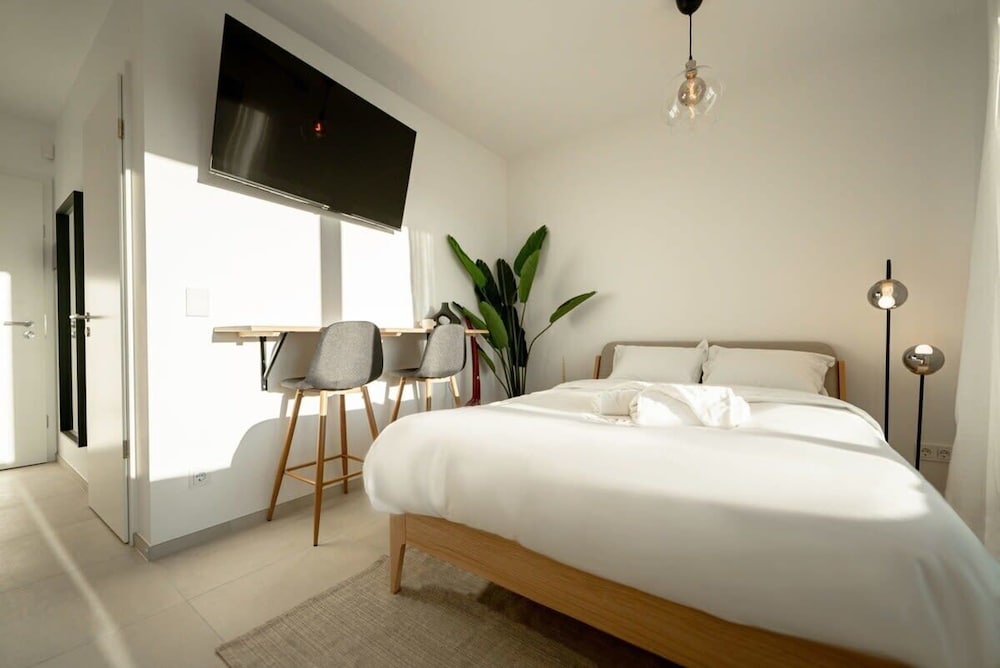 Cozy Studio Near Cloche D'or W/ Balcony & Wi-fi - Luxembourg