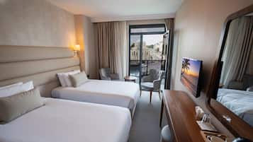 Triple Room with Balcony City View | Exterior