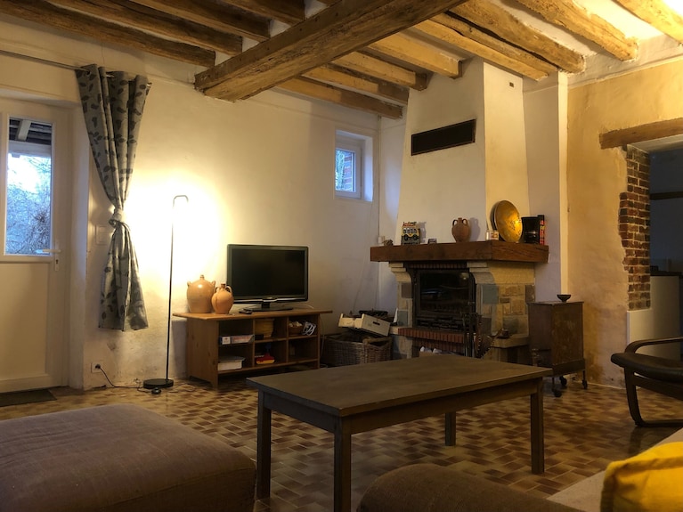 10 Minutes From Guédelon, Quiet House With Large Garden Not Overlooked - Saint-Fargeau