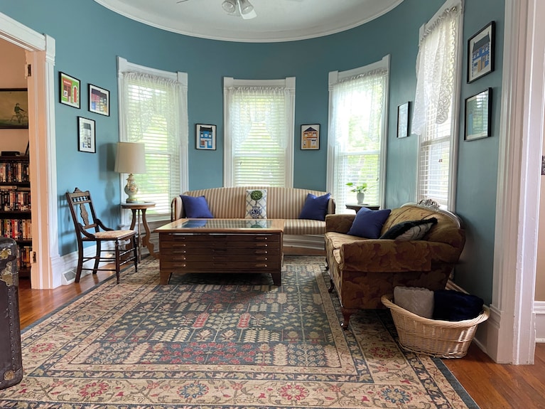 Cozy Cottage Near Town & Nature Great For Long Stays - Illinois