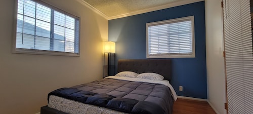 Move-in Ready 3br Home | Heart Of Alhambra - Alhambra, CA