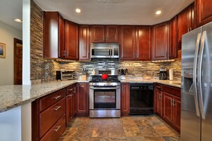 Condo, 3 quartos | Cozinha privada