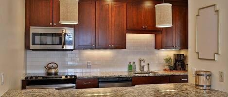 Apartamento em Condomínio Fechado, 3 quartos | Cozinha privada