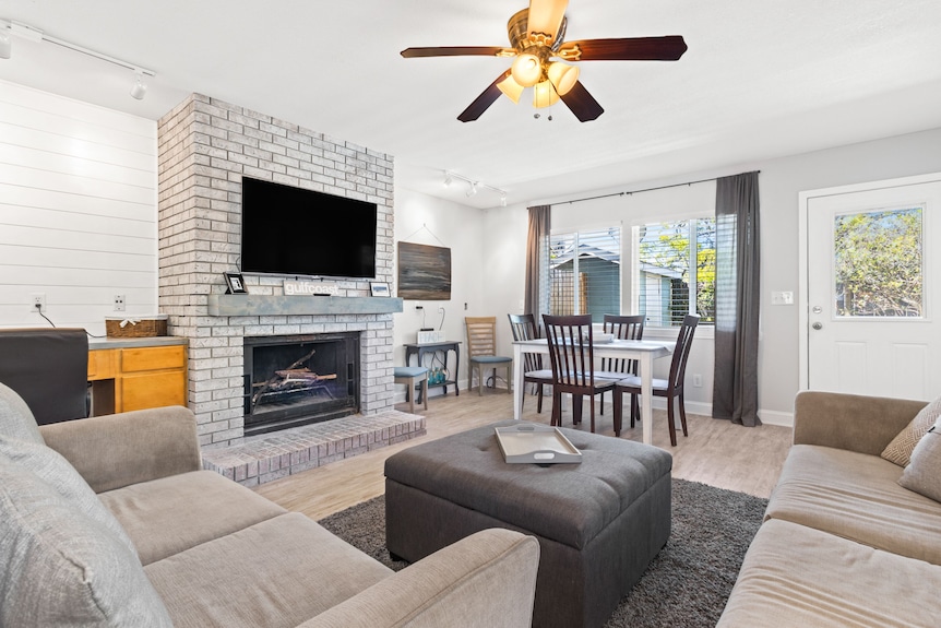 Twin Palms Dual Townhome At Gulfport Beach - Oasis Resort, Gulfport